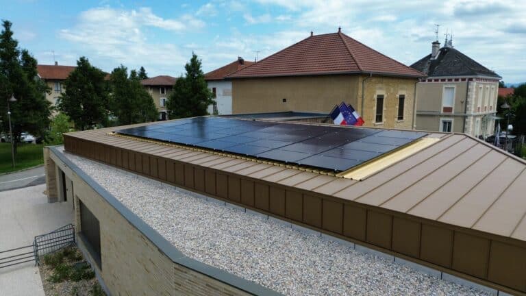 La mairie de Brézins rénovée et agrandie — Tapio Bois
